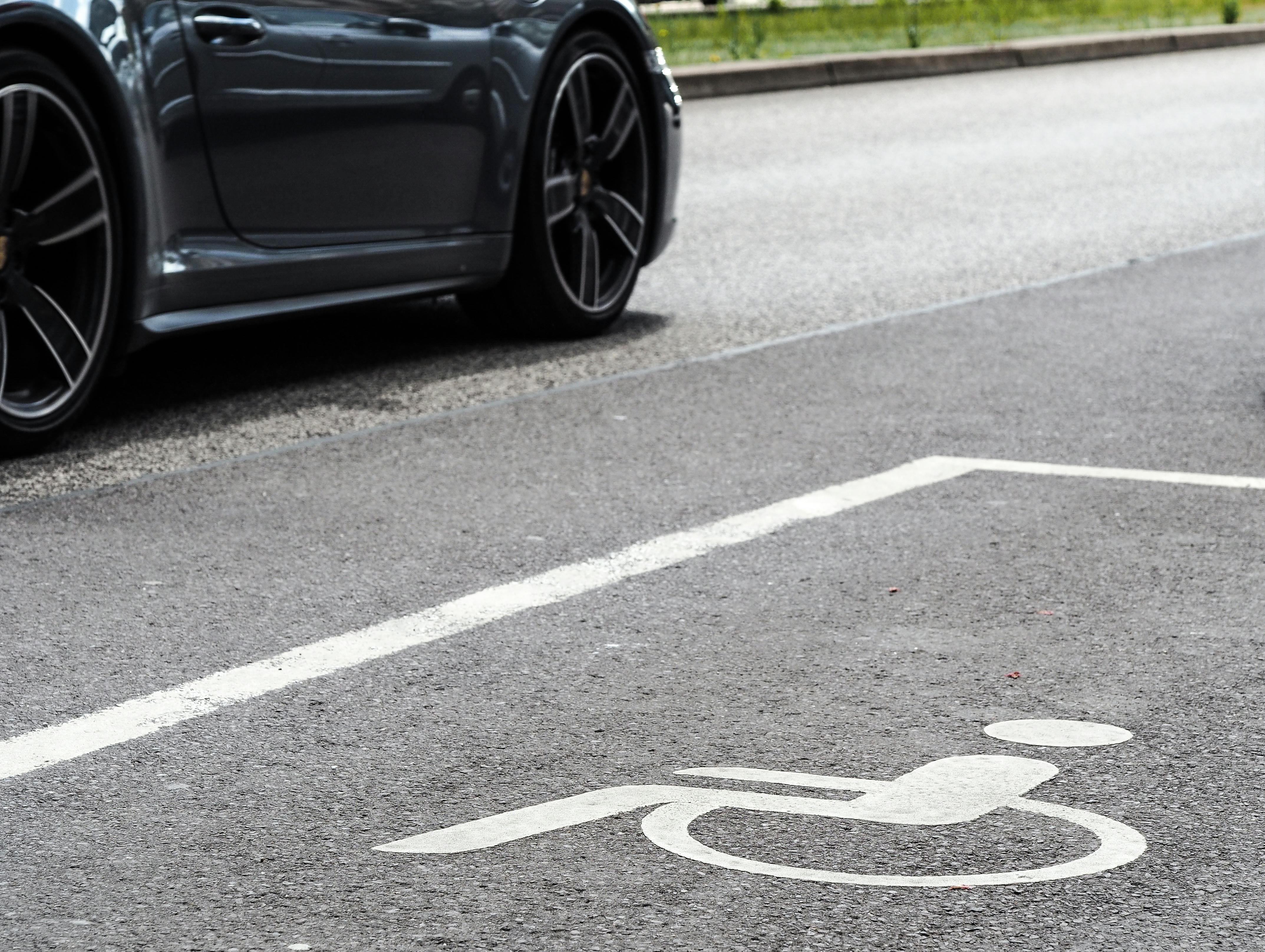 Auto per disabili 2026: IVA 4%, Legge 104 e risparmio